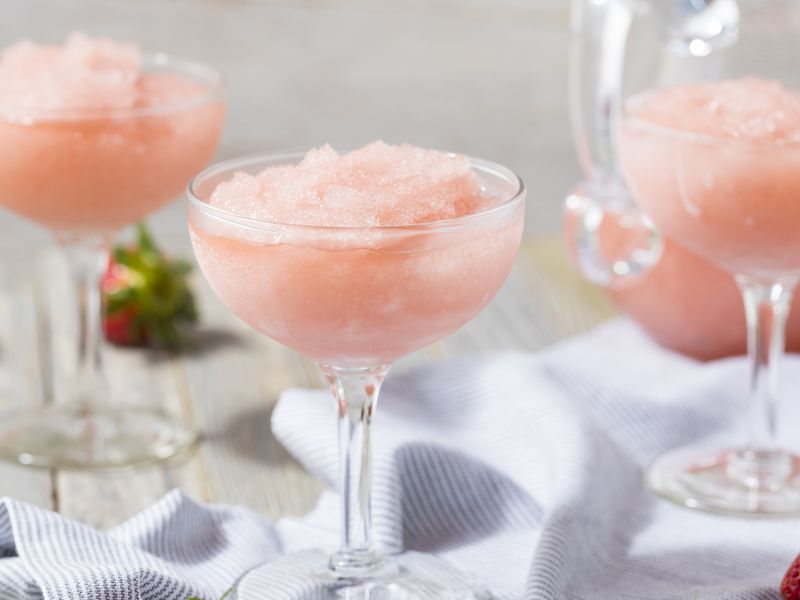 Erdbeer-Frosé: Der perfekte Sommer-Drink an heißen Tagen