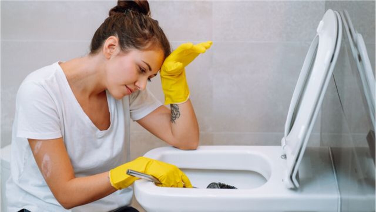 Für ein sauberes Klo: Welches Getränk Sie regelmäßig in die Toilette ...