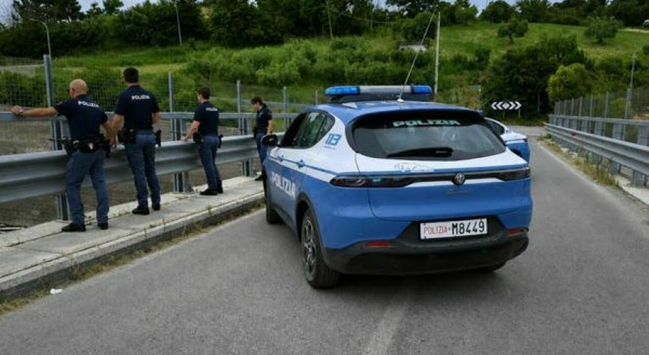 Stava per scavalcare il cavalcavia e buttarsi nel vuoto: 27enne ...