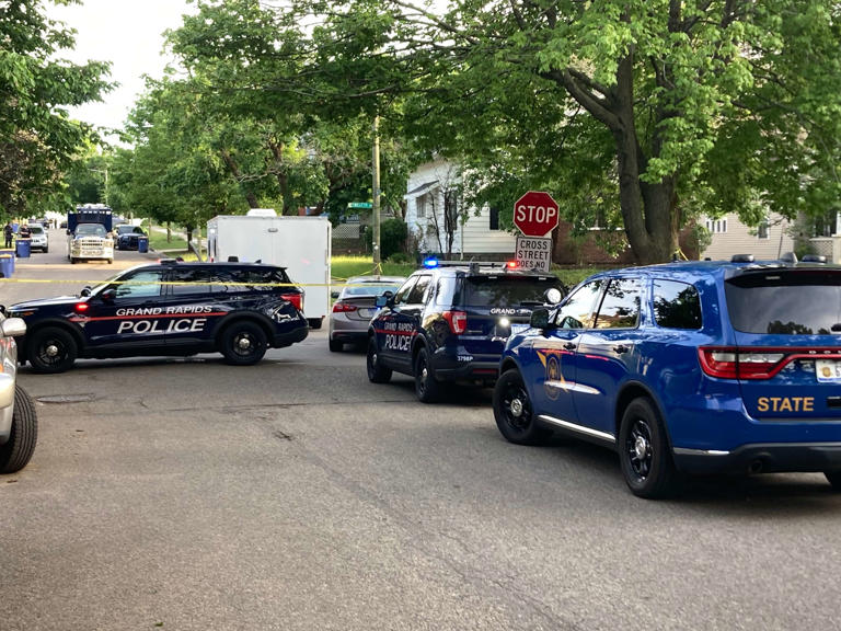 Residents hear sirens, told to get inside before Grand Rapids police ...