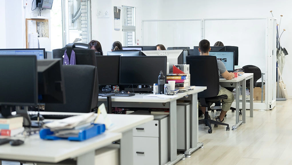13 outdated workplace practices driving employee turnover