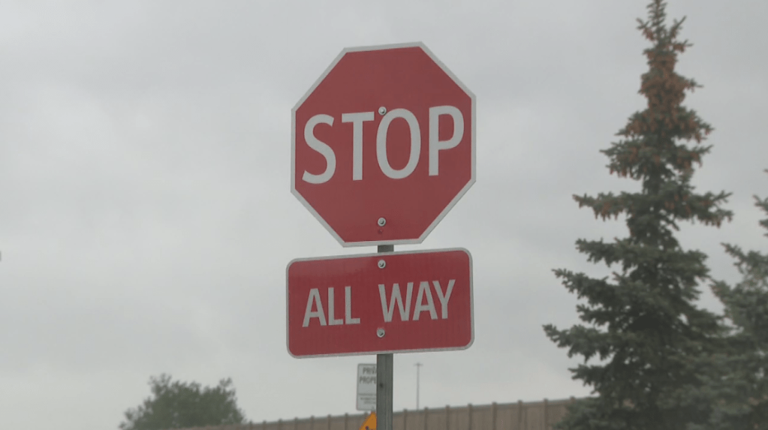 New 4-way stop removed after causing traffic nightmare in Maple Crest ...