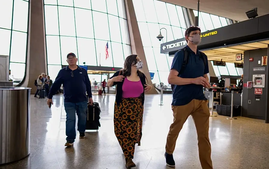 Italy, Brazil probe suspected Ebola cases as travel bans widen