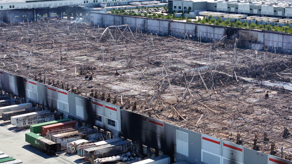 Demolition begins on Ontario Kimberly-Clark paper warehouse after ...