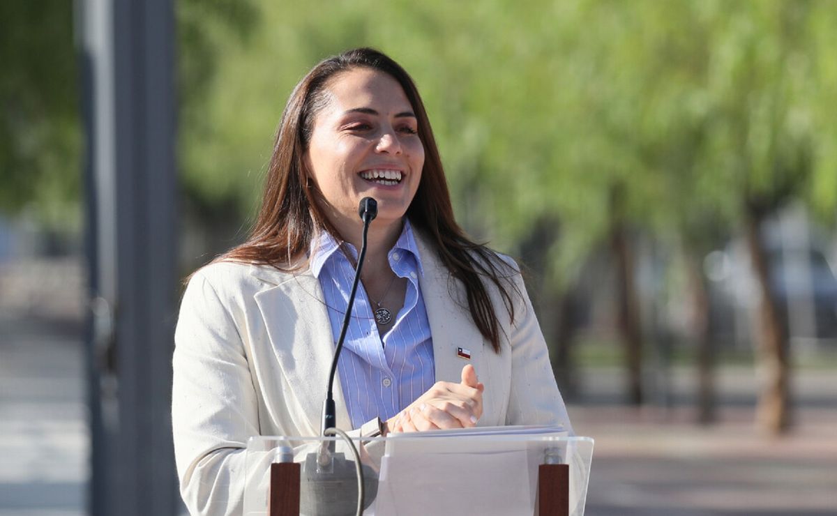 Gobierno responde a la U por el estadio: ministra Natalia Duco abre las ...