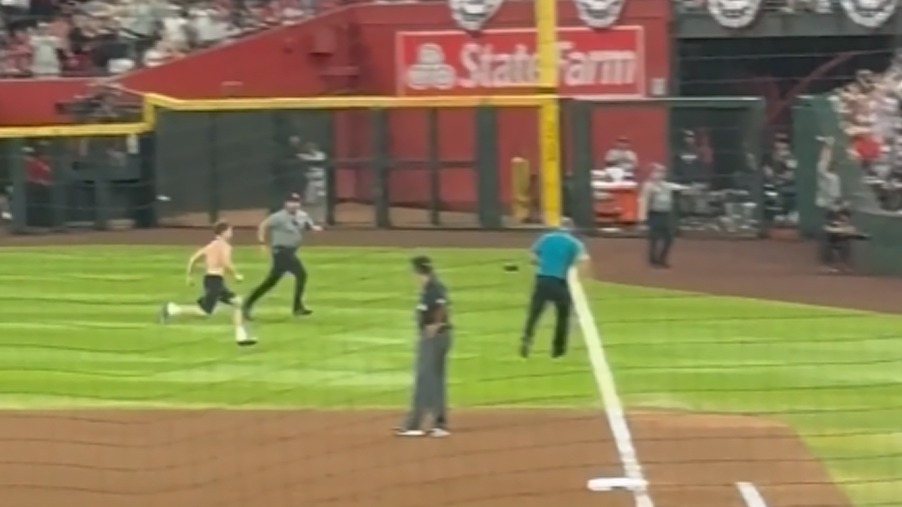 A scoreless game suddenly turns into a high-speed chase