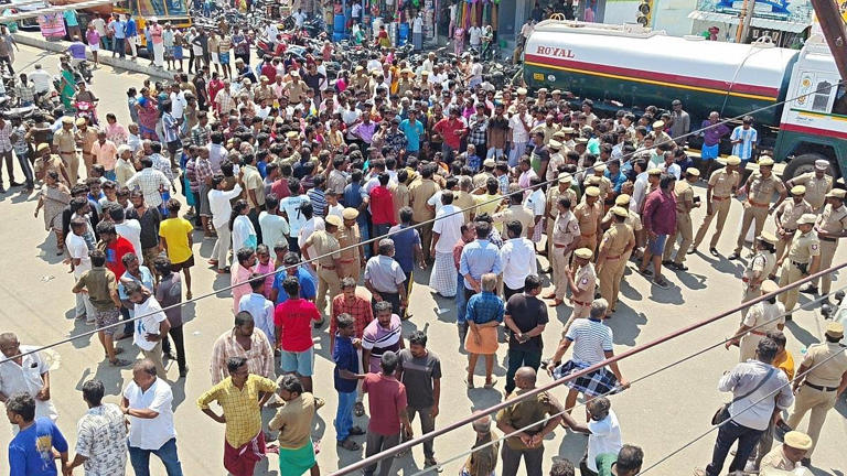 Two minor girls sexually assaulted in Namakkal; kin stage protest