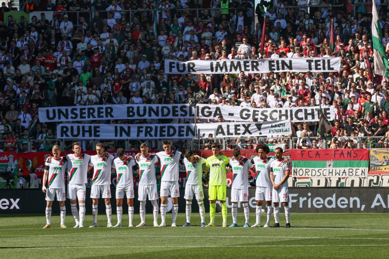 „Ruhe in Frieden, Alex“: So bewegend war der FCA-Abschied von Alexander ...