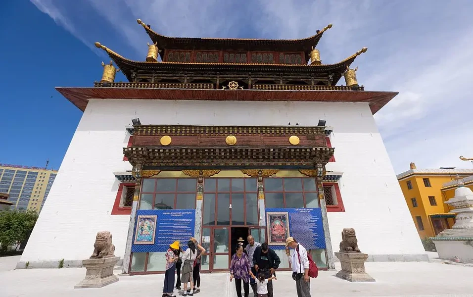 Buddha’s chief disciples’ relics enshrined in Mongolia on Vesak Day