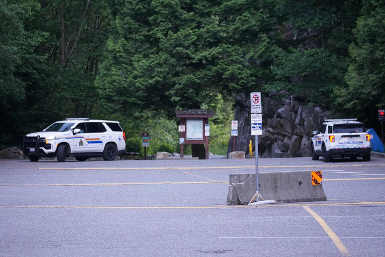 Family identifies couple involved in paddleboarding accident near Squamish