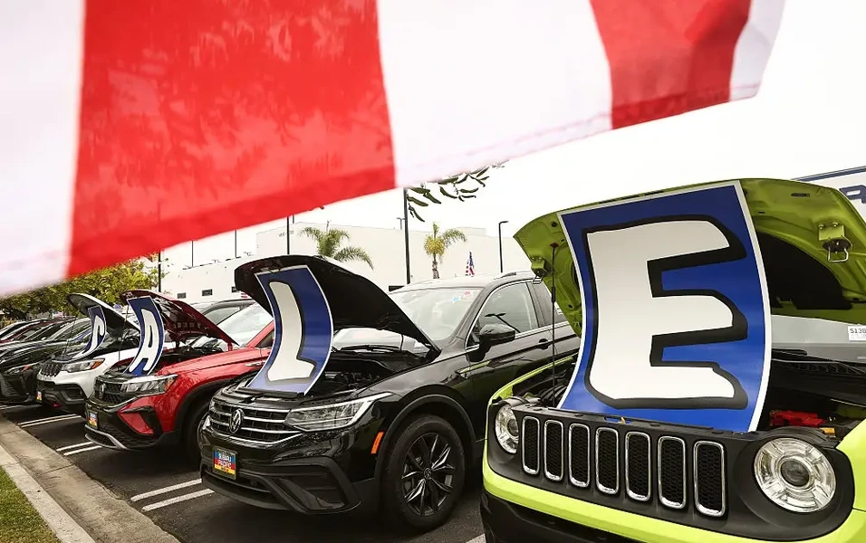 US auto sales shrink by 1M buyers as profits stay high