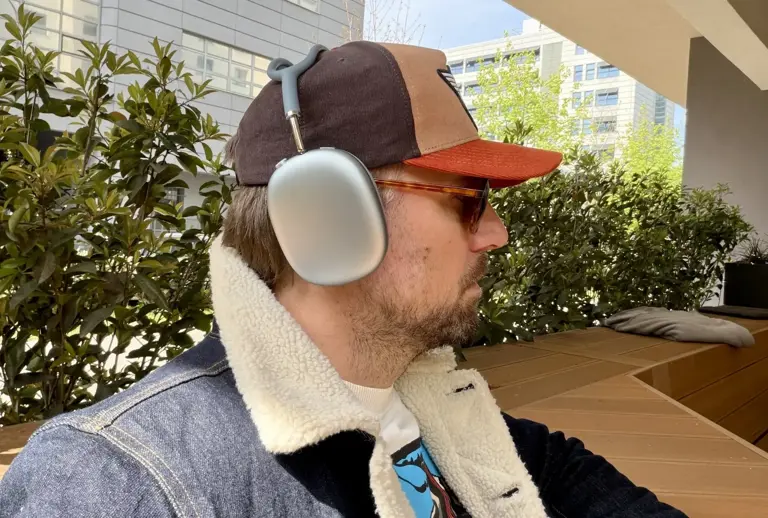 Save $40 on the stylish Apple AirPods Max 2 headphones