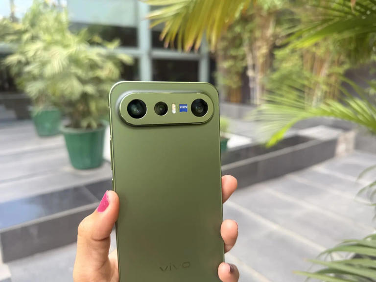Vivo X300 FE review: Compact, capable and camera-focused