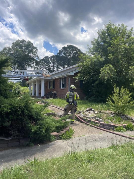 No injuries, 3 people displaced after kitchen fire