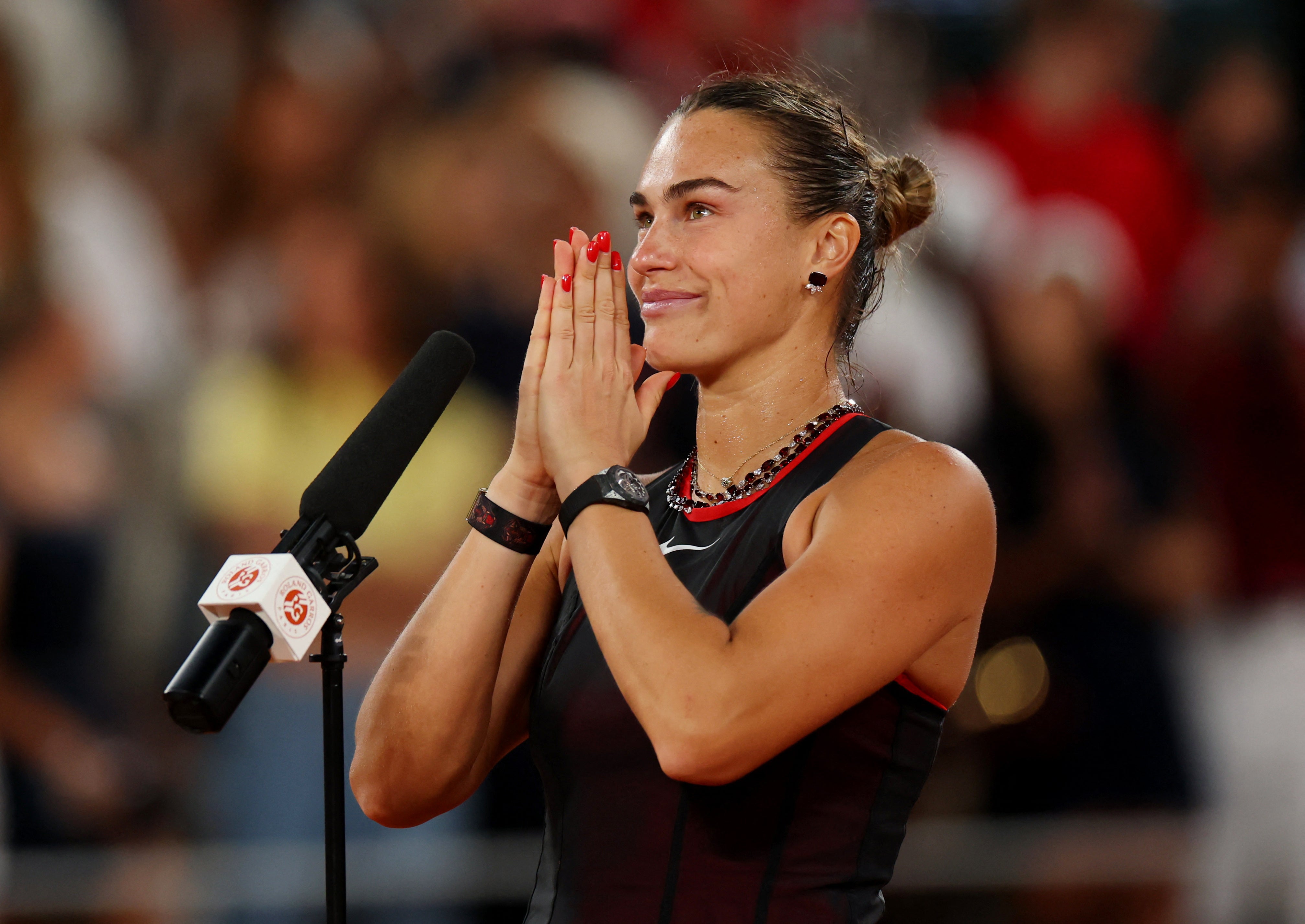 Supreme Sabalenka beats Osaka in late-night French Open blockbuster