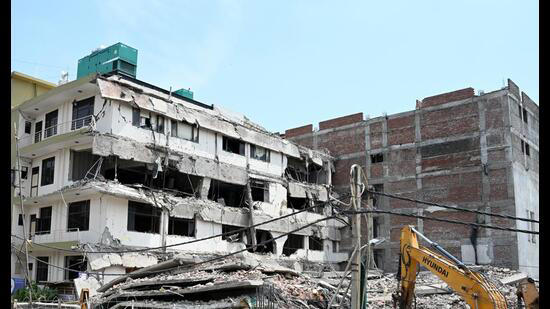Saidulajab building collapse: Building owner, family have several ...