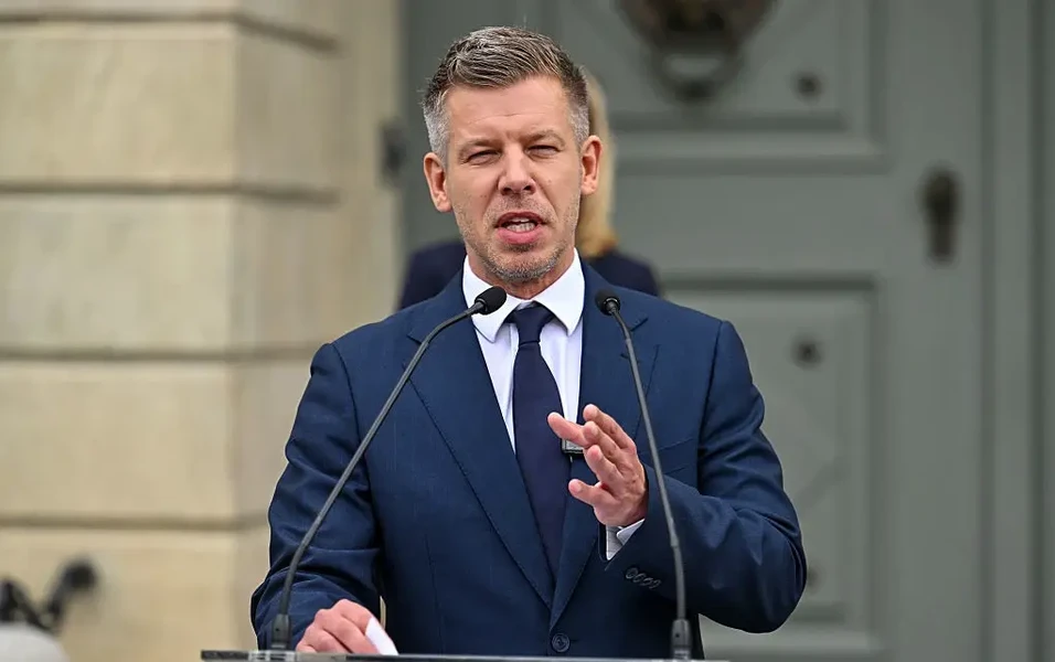 Magyar moves to amend constitution after Sulyok defies deadline