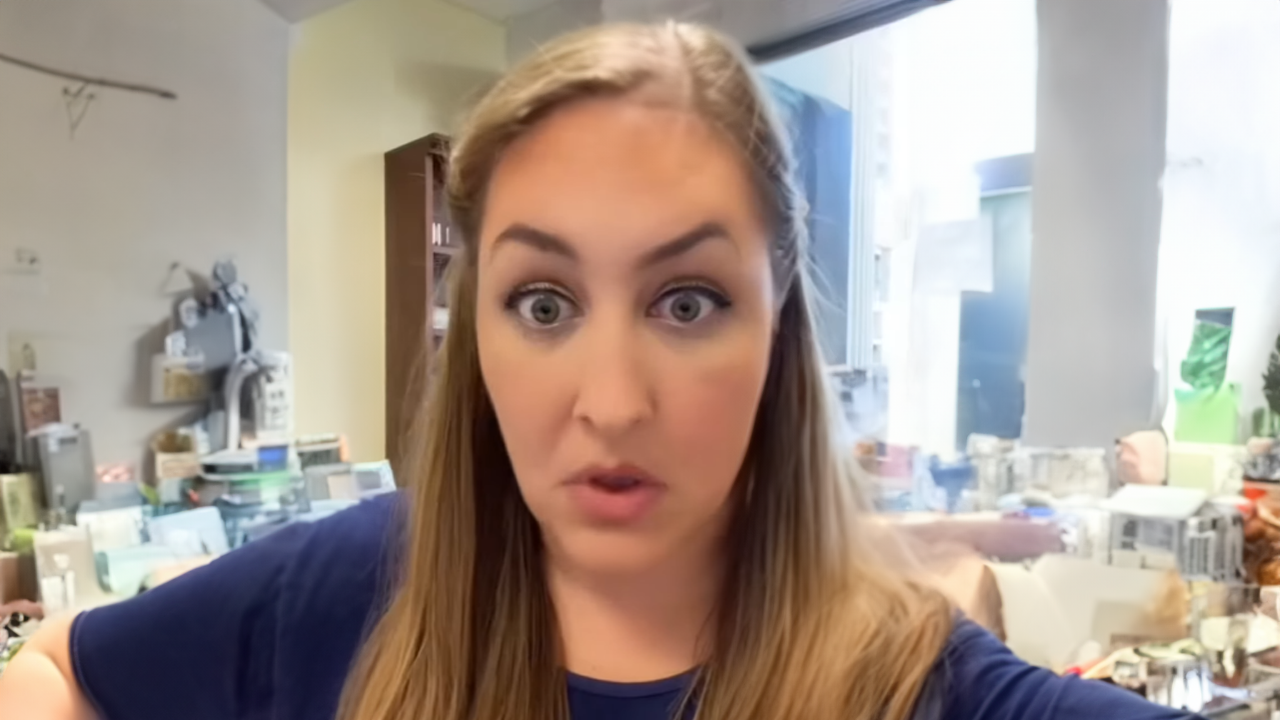 Doctor explains what you may see when you close your eyes