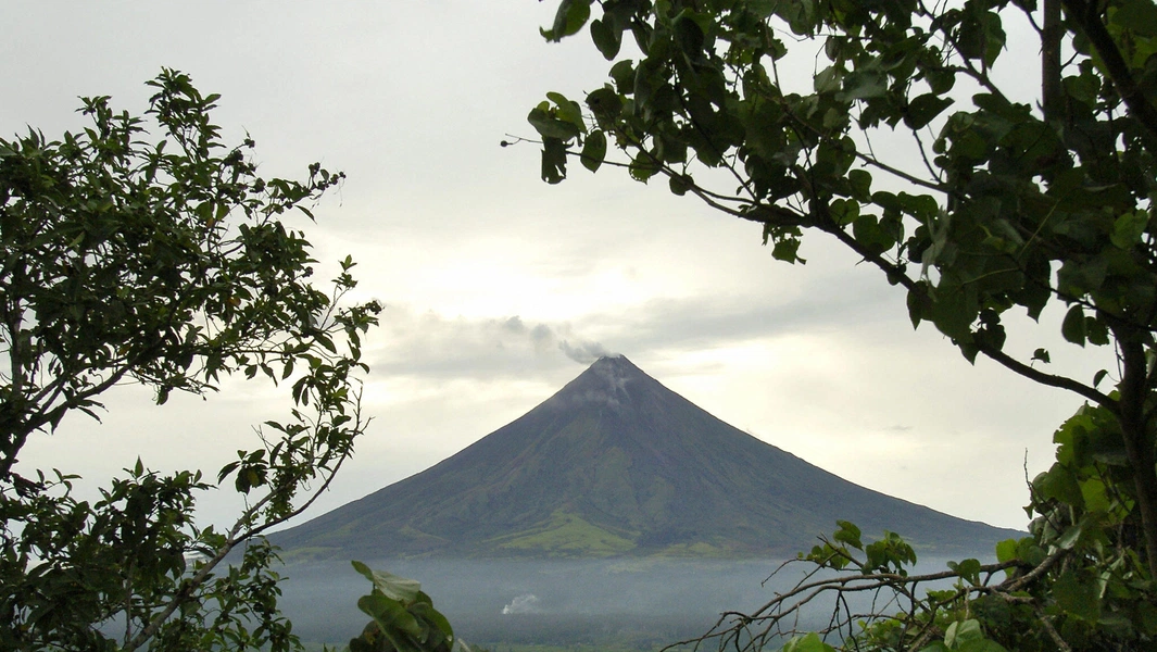 Harvard physicist says UFO over volcano was likely satellite