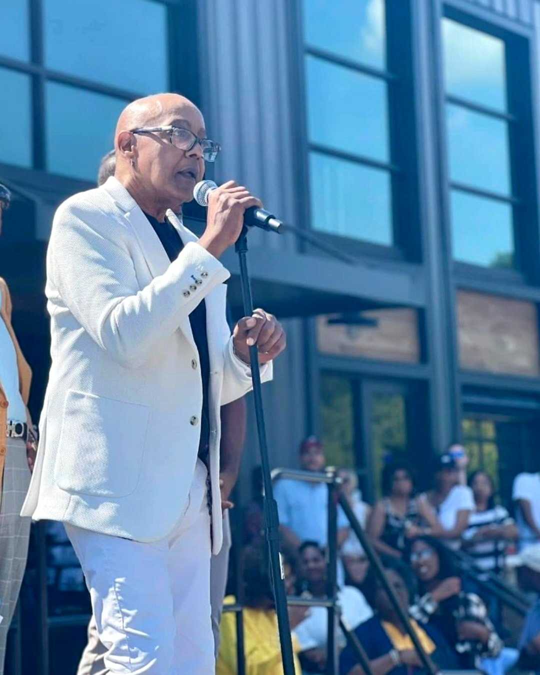 Peabo Bryson, voice of Disney classics, under medical care after stroke