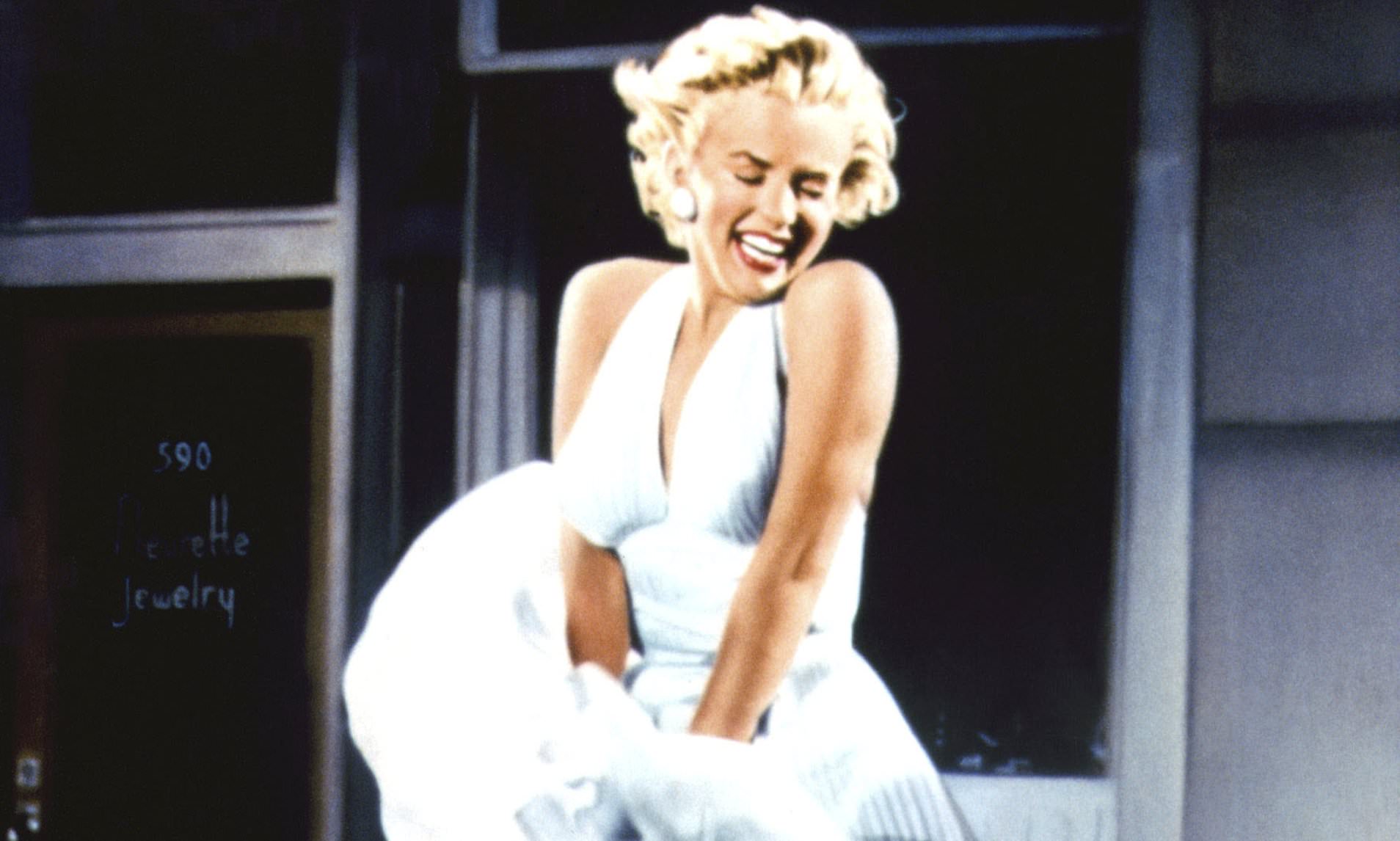 Screen goddess Marilyn Monroe's cardigan set to fetch big money at auction