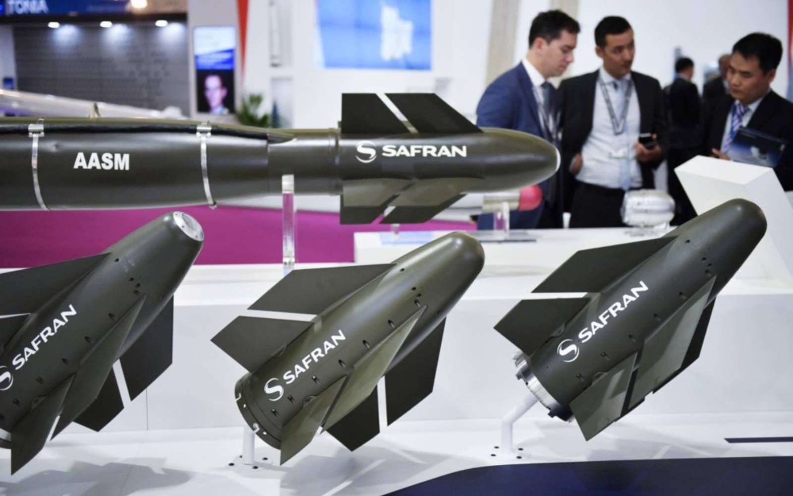 Israel says France bans its officials from weapons show