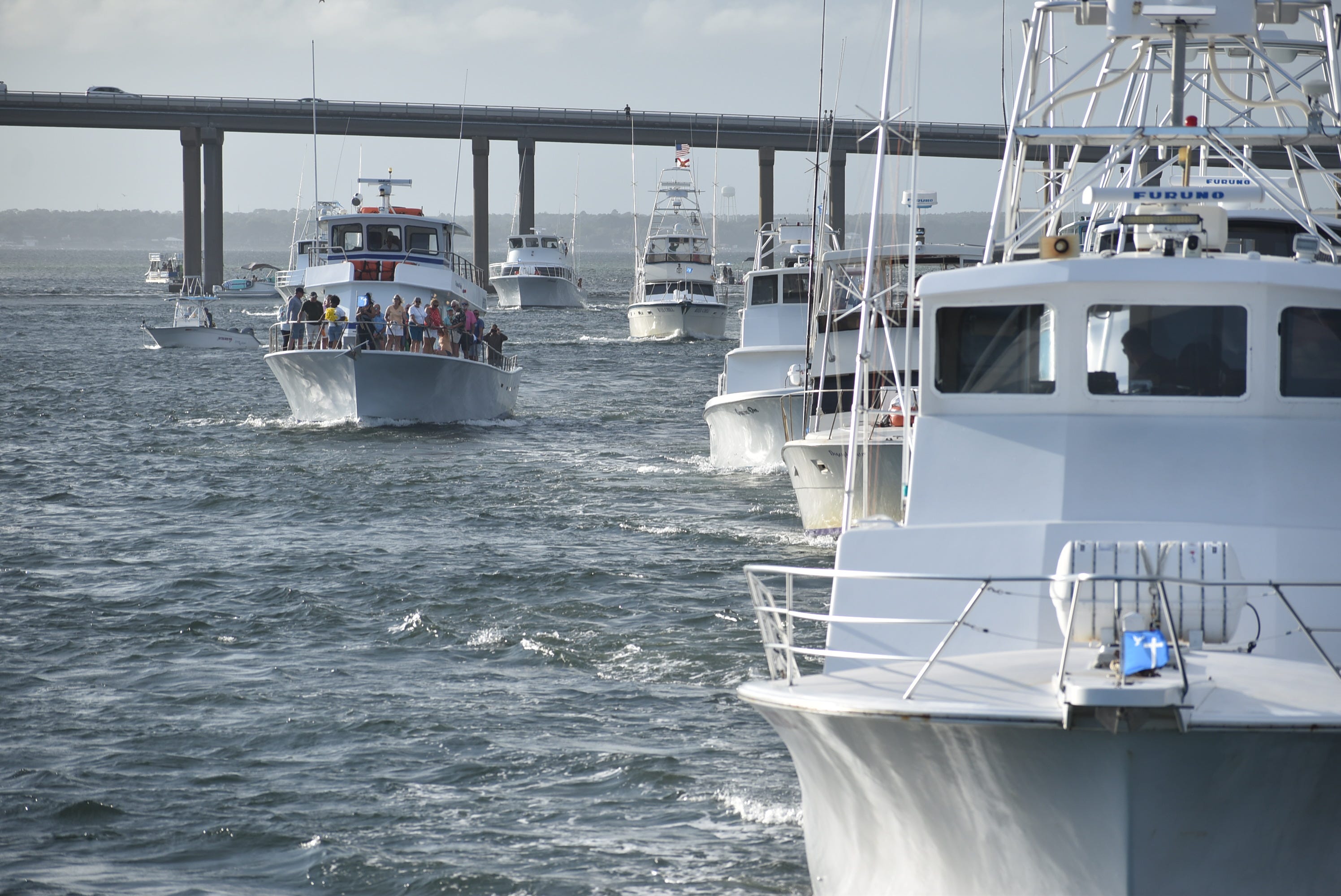 Destin fishing fleet honors late rodeo weighmaster Bruce Cheves