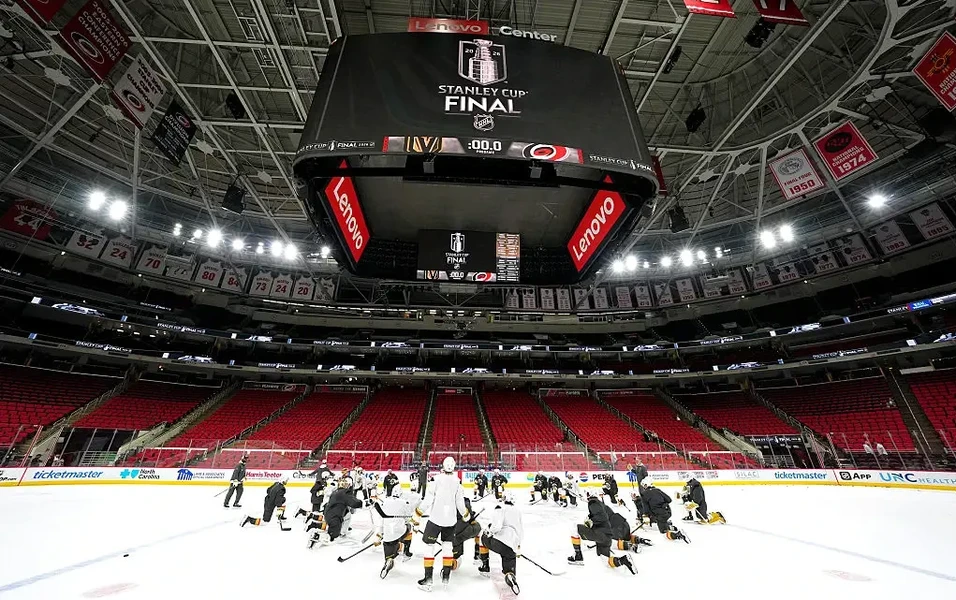Golden Knights, Hurricanes set for high-stakes Cup clash