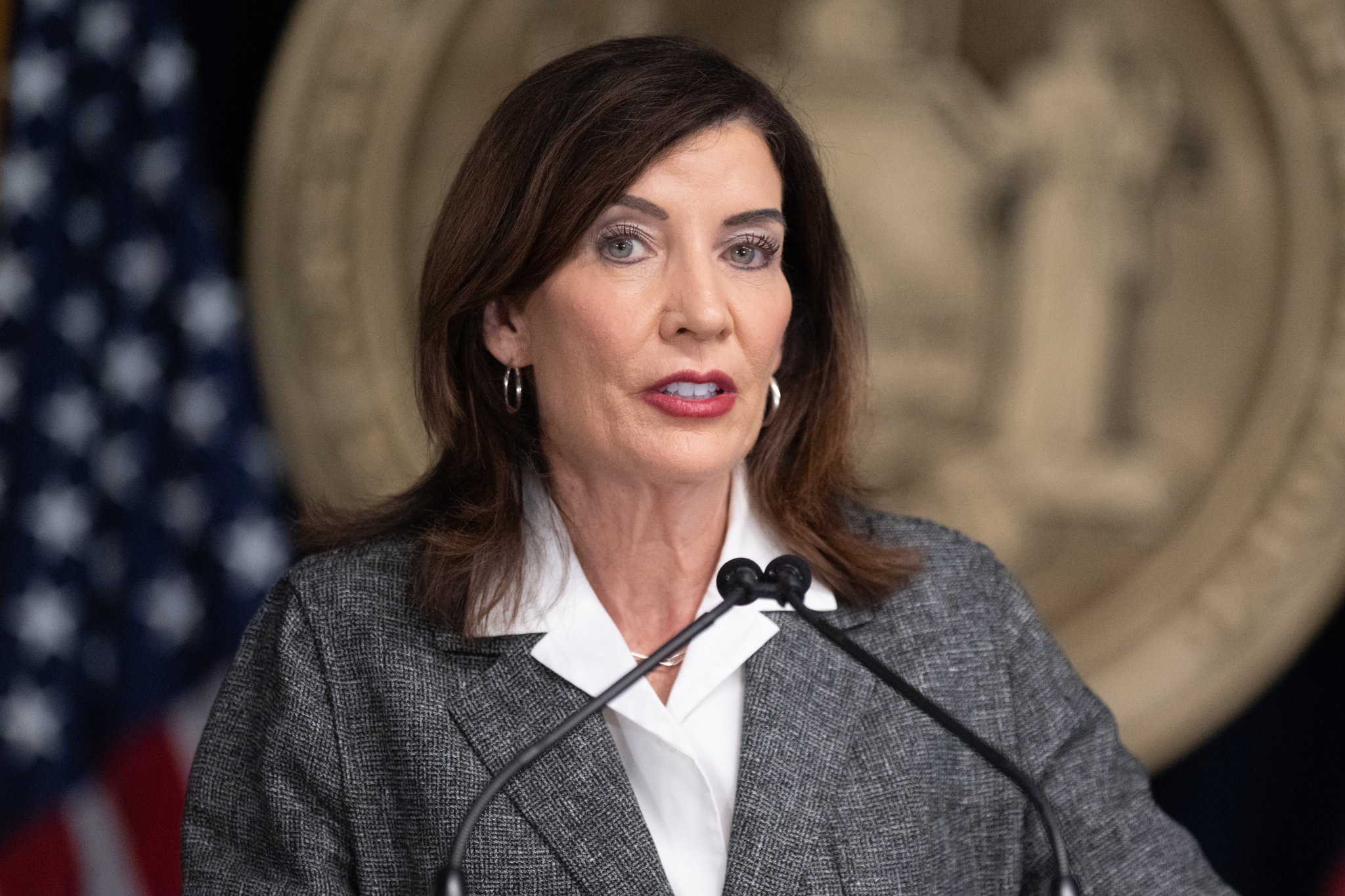 NY Governor Hochul claps back at Texas Governor Abbott
