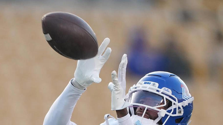 Dallas Cowboys sign wide receiver, nephew of Chad Ochocinco
