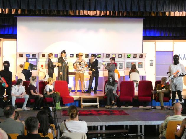 100 Schüler der IGS Busecker Tal fliegen mit eigenem Musical zum Mond