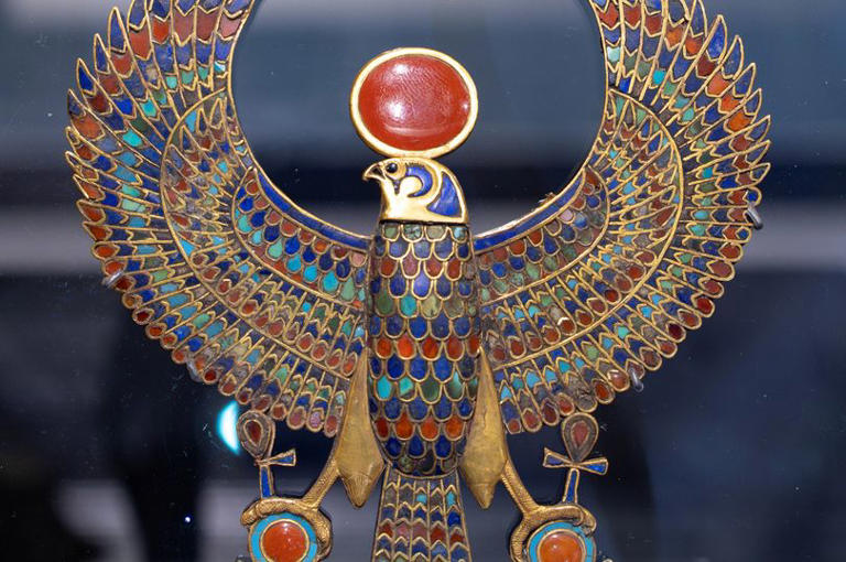 Mystery deepens over King Tutankhamun's 'alien space glass' after ...