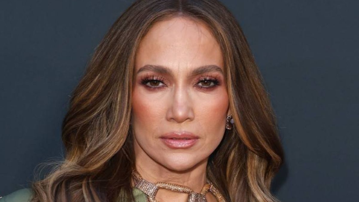 How to rejuvenate your look at 40: Keys to Jennifer Lopez's new brow design