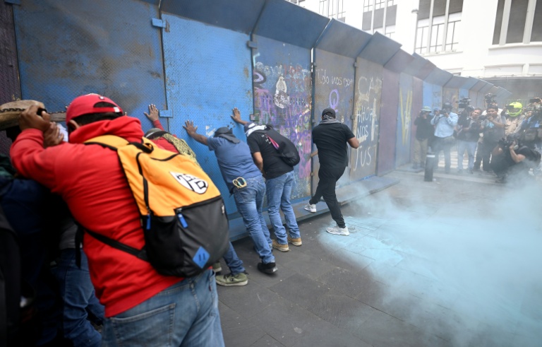 Mexican police tear-gas teachers' protest 10 days before World Cup