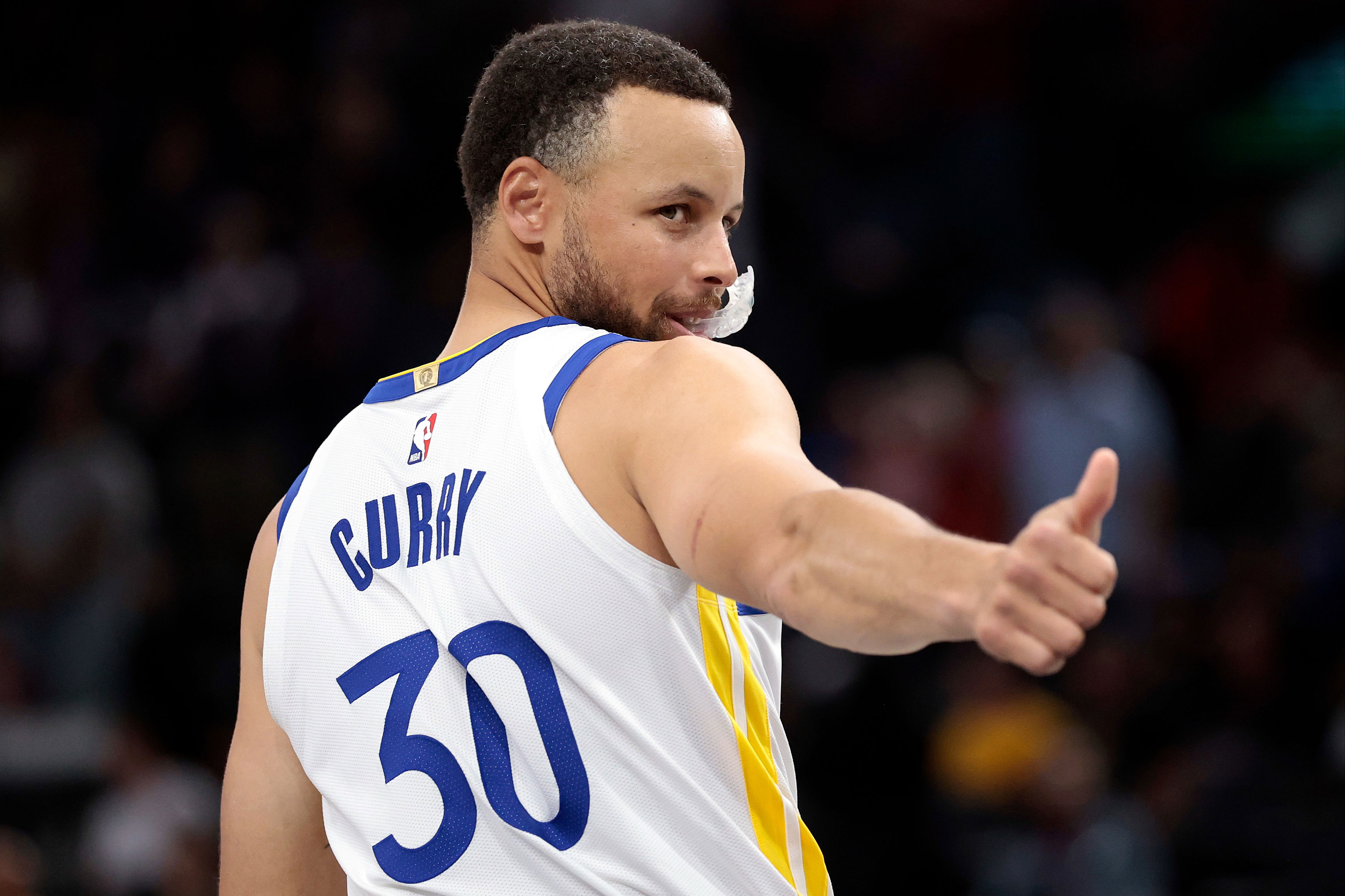 Warriors’ Steph Curry signs 10-year shoe deal with Li-Ning to take ...