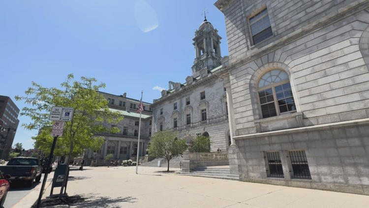 Portland City Council passes $364 million budget that funds family ...
