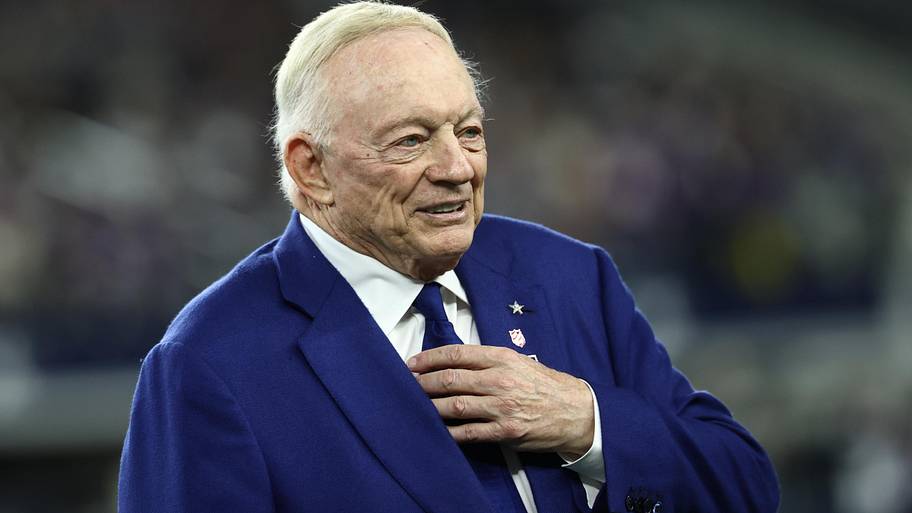 Jerry Jones could learn from Rams' Les Snead to truly push Cowboys all-in
