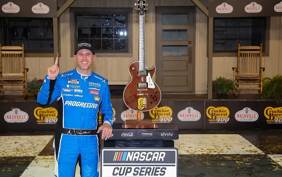 Hamlin battles back from penalty to win Nashville thriller