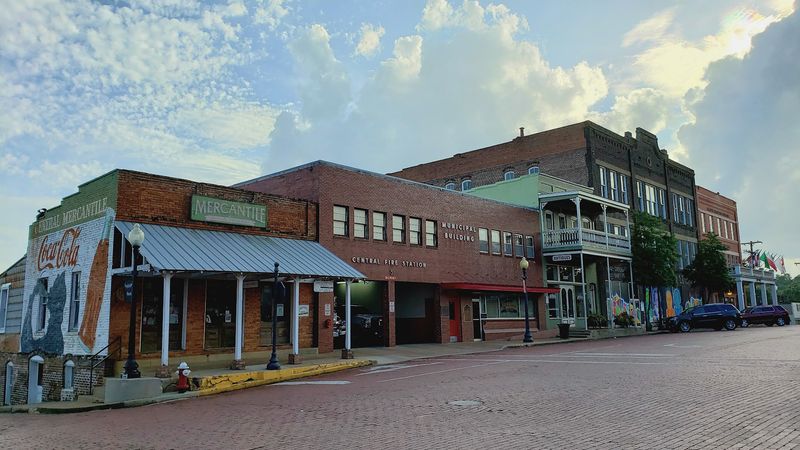 8 charming Texas towns perfect for a peaceful retirement