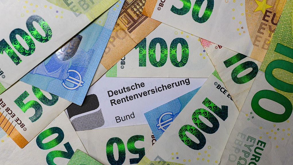 Advisers weigh rental sale against pension boost for 52-year-old