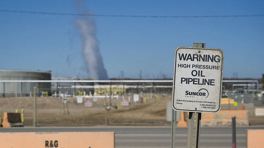 Seven wildfires burn near Alberta oil sands as risk stays extreme