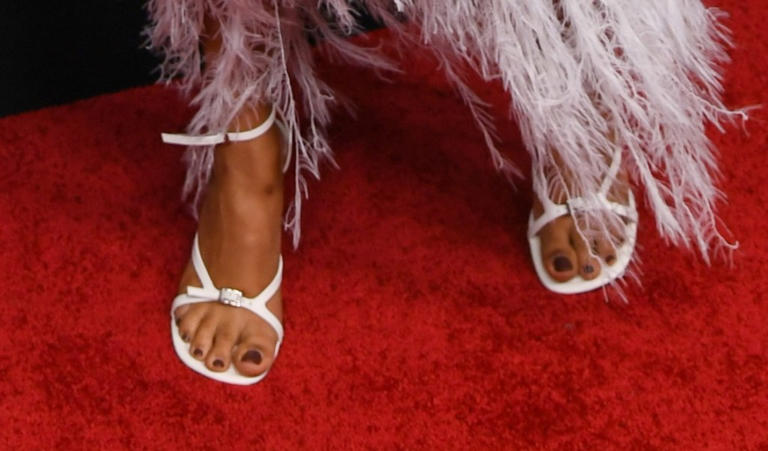 Amy Poehler, Yara Shahidi and More Stars Shoes at the Peabody Awards