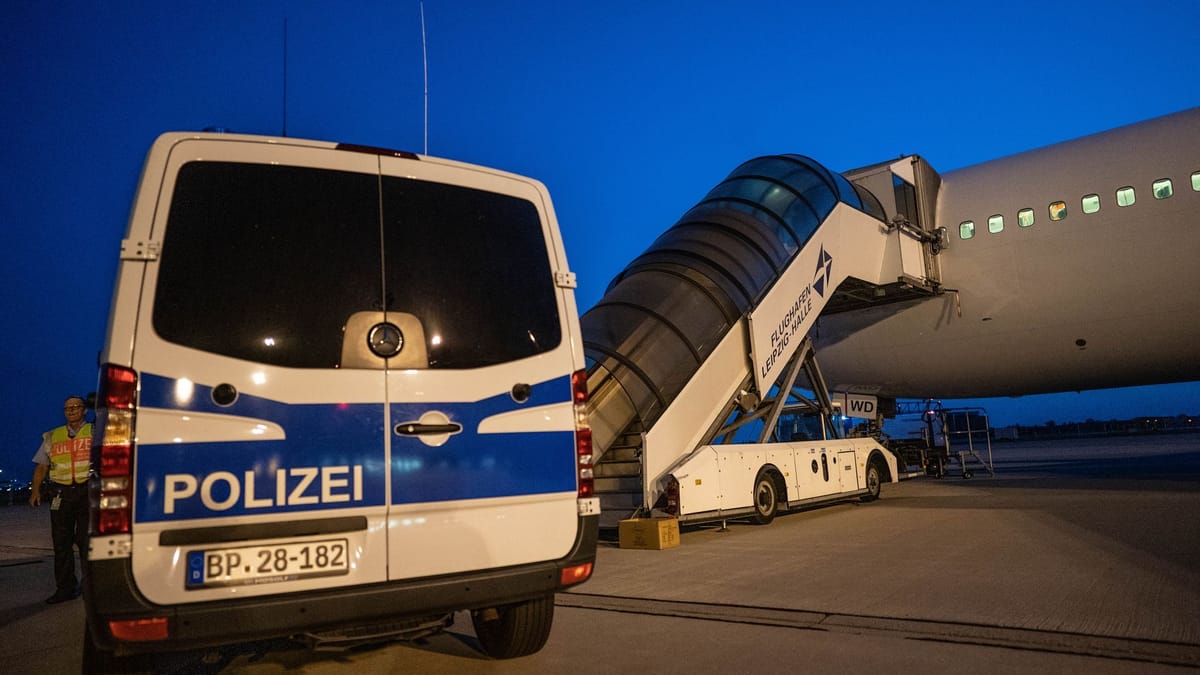 EU macht Weg für Abschiebezentren frei
