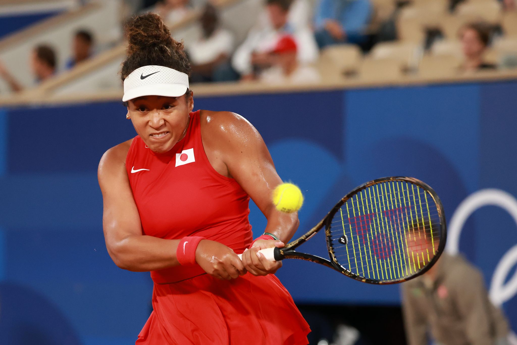 Aryna Sabalenka defeats Naomi Osaka under the lights at Roland Garros