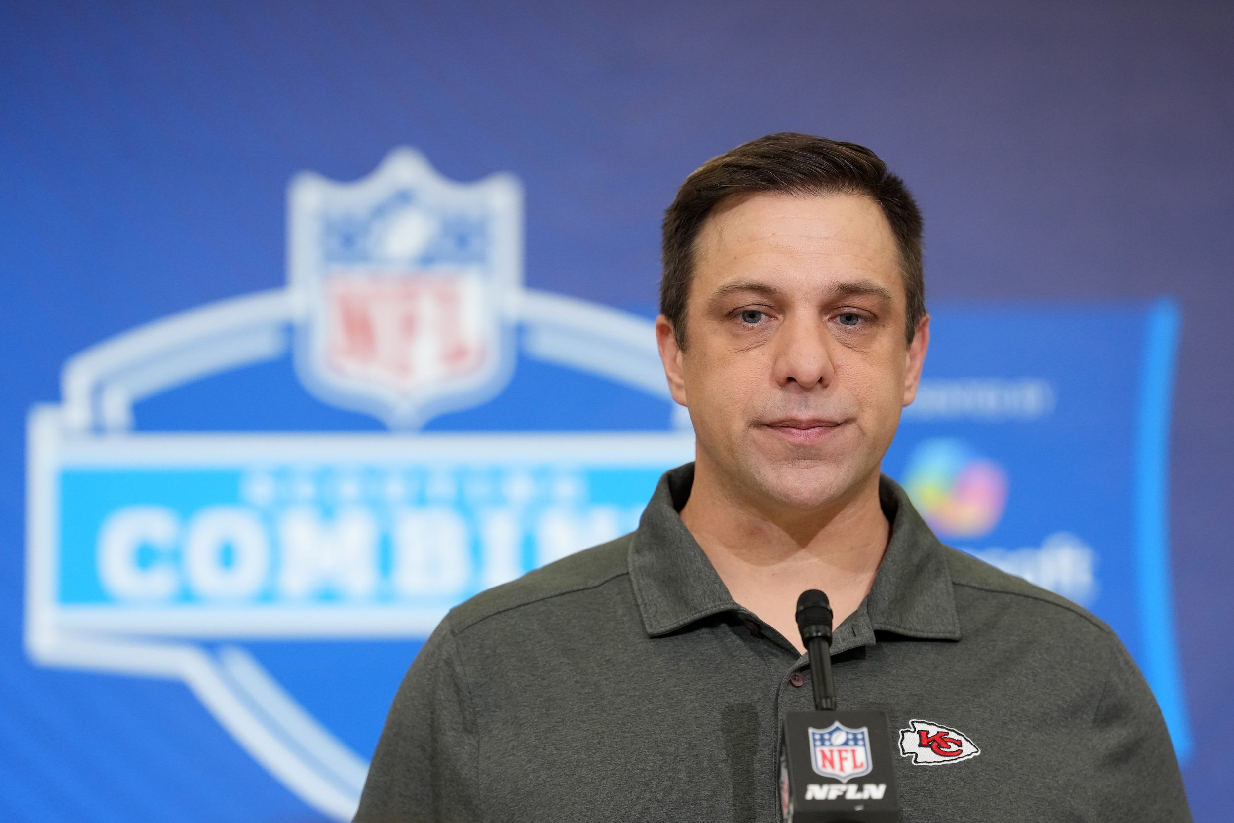 AJ Brown trade to Patriots leaves Chiefs with one tough decision to make