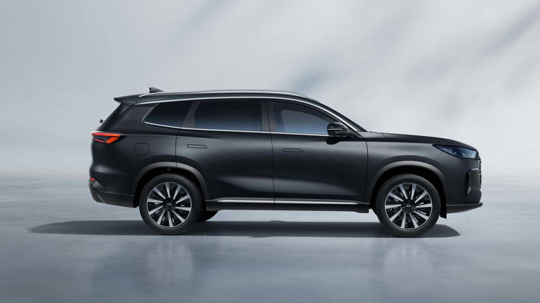 El nuevo Caoa Chery Tiggo 8 híbrido se desploma en precio y gana un ...