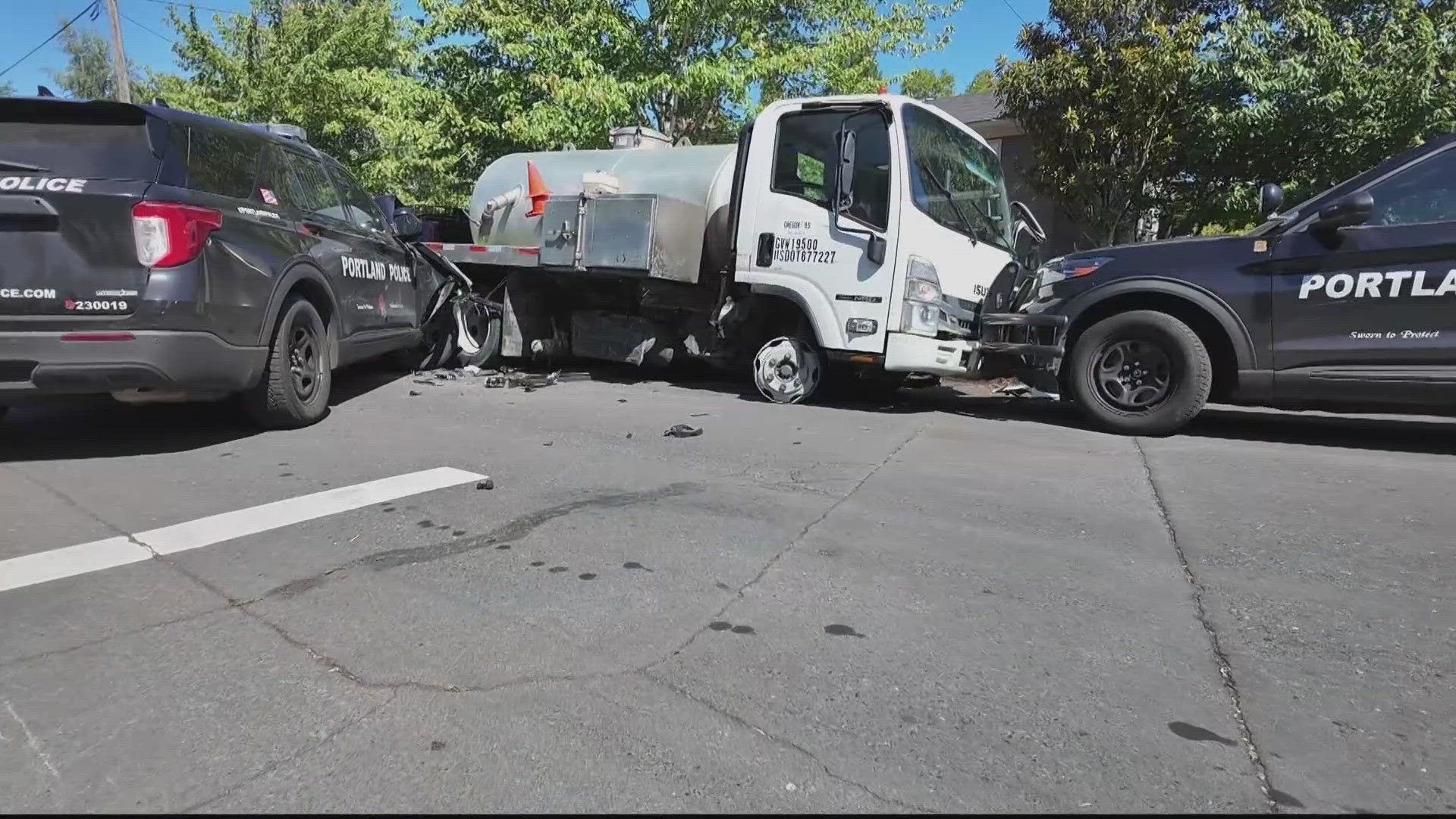 Man arrested after allegedly stealing oil tanker, ramming cars in ...