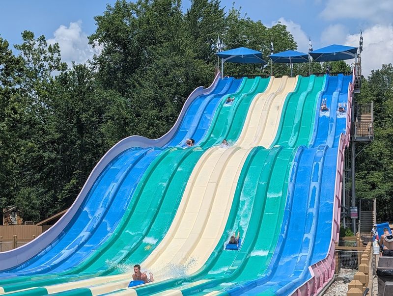 Relax on a slow-motion lazy river at this ultimate Indiana water park oasis