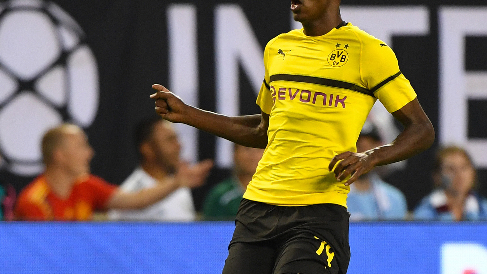 Watch: Alexander Isak scores ridiculous solo goal for Sweden vs Norway