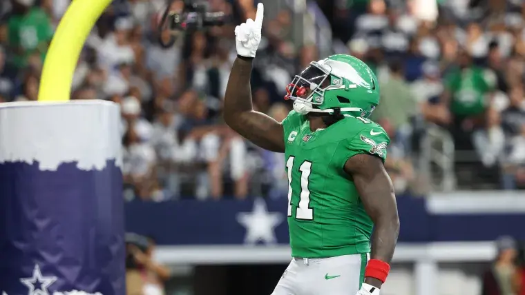 Patriots star reacted to AJ Brown deal with GIF before it became official